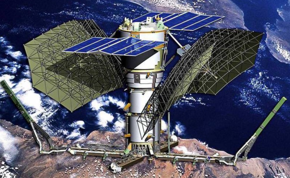 Rusia a introdus în serviciul de luptă experimental primul satelit de cercetare navală Pion-NKS ...